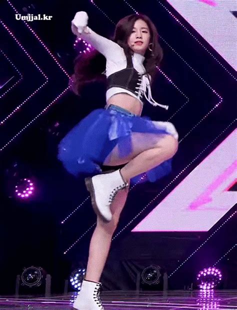 우아 우연 신인의 완벽한 각선미 귀여운 마지막 실수 움짤코리아 우아우연 우아 우연 움짤 꽁짤 각선미 움짤저장소 움짤코리아 우아우연 우아 우연 움짤