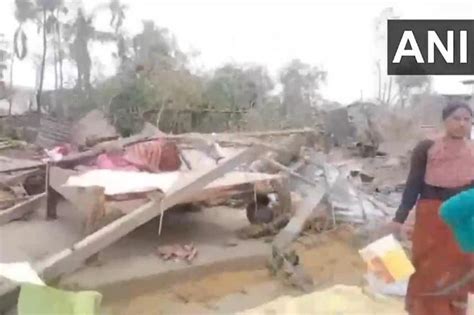 Four Killed As Sudden Heavy Rain Lashes East Indian State The Straits