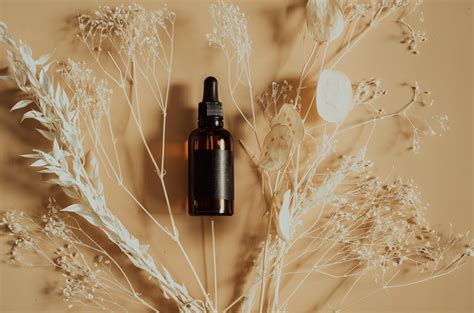 Serum z peptydami retinol czy witamina C jak wybrać serum do twarzy