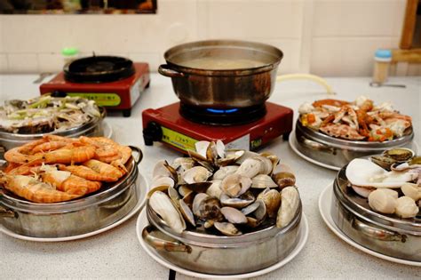 新竹美食 二月牌沙茶爐 海鮮塔 當日海鮮現點現蒸 手工火鍋料精緻好吃 儒儒的日常札記