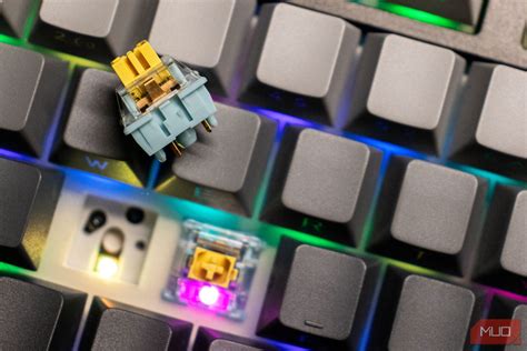 Epomaker Dynatab 75x Review Retro Keyboards Have Never Looked Better