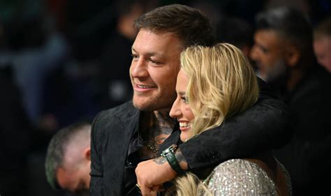 Les Fans De Conor Mcgregor Réagissent Alors Que La Star De Lufc Pose