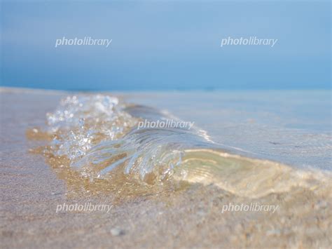 透明な波 写真素材 7032707 フォトライブラリー Photolibrary
