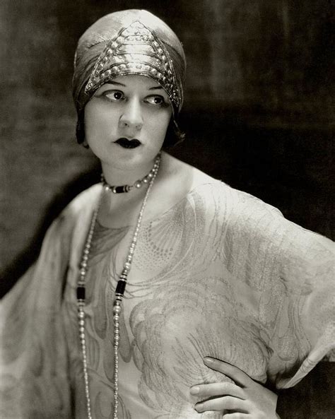 Ленор Ульрик в головном уборе 1926 г Фотограф Эдвард Стайхен