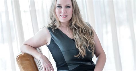 Marike 37 Runt Al Vijftien Jaar Een Escortservice ‘zakelijke Afspraken Deden We In Een Lobby