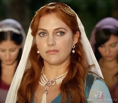 Estetiği Fazla Kaçıran Meryem Uzerli Tanınmaz Hale Geldi Ne Yaptın Kendine