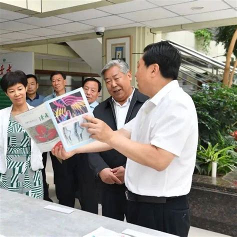省政协提案委组织开展委员界别活动 康国玺参加出版集团读者习近平