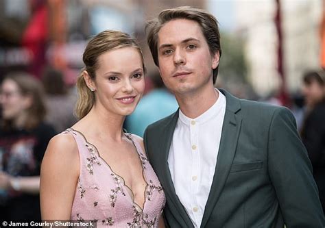 Inbetweeners Star Joe Thomas Moans About Living With Fiancé Hannah