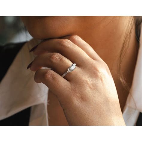 Kesslers 1 1 4ct T W Round Cut Kessler 81 Diamond Engagement Ring In