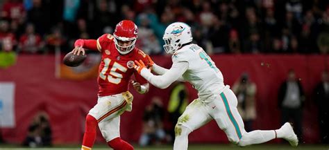What Is Peacock How To Watch Dolphins Vs Chiefs Nfl Wild Card Playoff