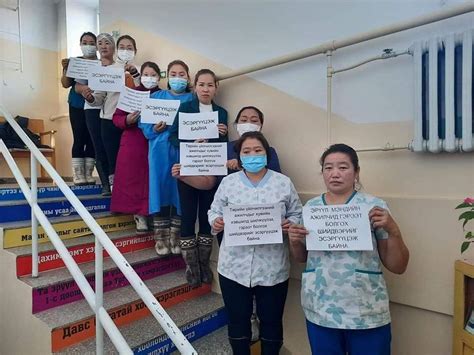 Төрийн албыг үйлчилгээний ажилчид данхайлгаагүй