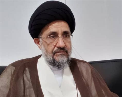 دشمن از الگو بودن زن موفق مسلمان می هراسدتمسک به قرآن راه برون رفت از