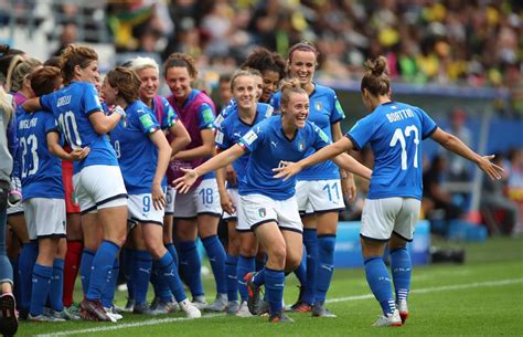 Italia Giamaica 5 0 Mondiale Di Calcio Femminile Le Azzurre Agli Ottavi