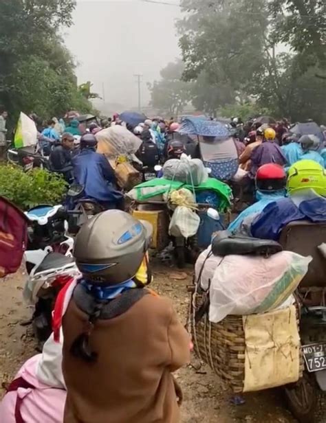 မိုးကုတ်မှ စစ်ရှောင်များ လေကြောင်းတိုက်ခိုက်မှုနှင့် တိုက်ပွဲများကြား ရက်ရှည်ပိတ်မိ Bur