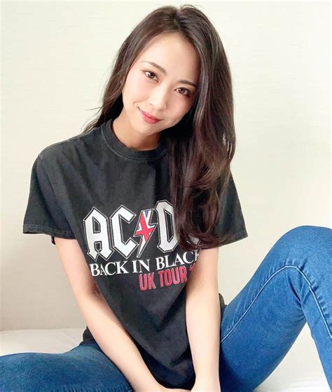 Mai Yamadaさんのインスタグラム写真 Mai Yamadainstagram「デニムにtシャツが楽チンで大好き。 自粛期間中は