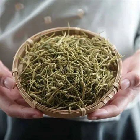绿豆和此物一起煮，湿气没了，失眠好了，甩掉大肚子，可以试试！海带白糖夏天