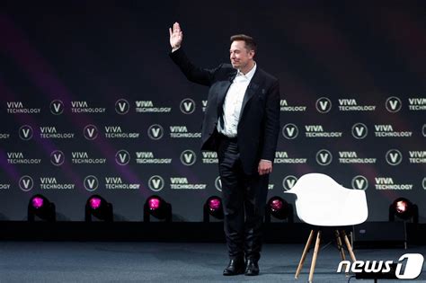 머스크 트위터 광고 수익 반토막났다재정난 시인 뉴스1