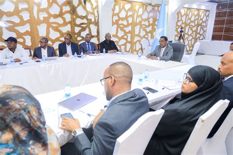 Wasiir Cali Xoosh Oo Daahfuray Kulanka Wadatashiga Nidaamka Aqoonsiga