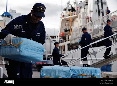 Petty Officer 1st Class Francisco Acevedo Hi Res Stock Photography And