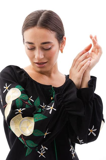 Вишиванка жіноча з лимонами гладдю чорний Modna Kazka Mkar32758 2 42 від продавця ЦЕ НАШЕ в