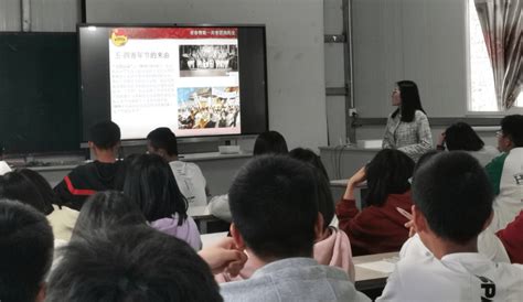 华宁团县委、少工委到华宁七中开展“做合格共青团员”主题团课入团锻炼服务