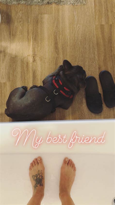 Gabi Castrovincis Feet