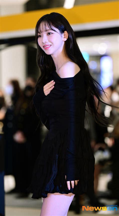 에스파 카리나 조명 받는 아름다움 포토엔hd 손에 잡히는 뉴스 눈에 보이는 뉴스 뉴스엔