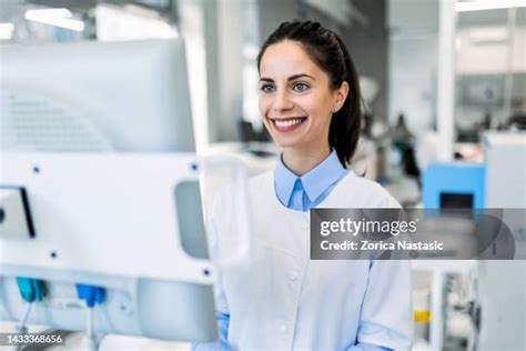 Definition Expert Dictionary Photos And Premium High Res Pictures