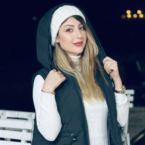 ‎عاطفه ملتفت مدرس فروش و بازاریابی طراح اختصاصی بیزنس مدل‎ Atefeh Moltafet • Threads Say More