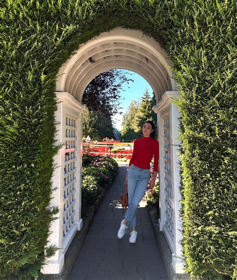 7 Ragam Outfit Traveling Ala Lorena Schuett Yang Effortless