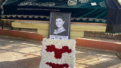 Jeyan Tözüm Sessiz Sedasız Uğurlandı