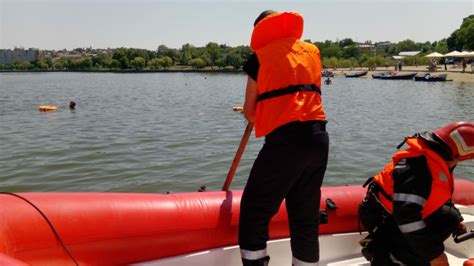 Cadavrul Unei Femei A Fost Observat Plutind Pe Lacul Ciuperca TLnews
