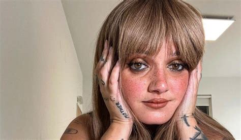 Carolina Deslandes Mostra Novo Amor E Declara Se Nas Redes Sociais