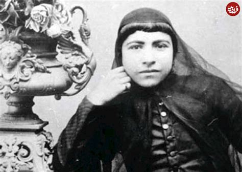 عکس تهران قدیم؛ ژست عاشقانه میرزا ابراهیم آقا و همسرش؛ سال 1290