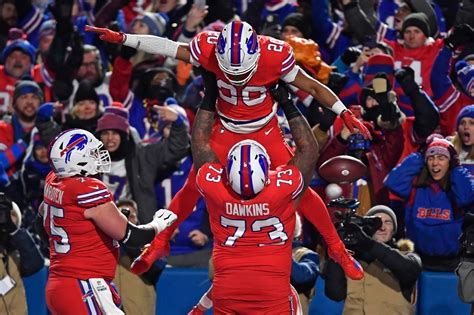 Officials To Bills Fans Stop Throwing Snowballs Flipboard