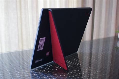 Trying Out The Worlds First Foldable Pc Lenovo Thinkpad X Fold Review