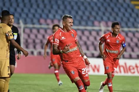 Victoria De Cienciano Se Impuso Por 2 0 Ante Cusco Fc En El Garcilaso
