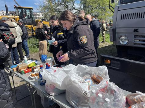 В Умані допомагають постраждалим внаслідок ракетної атаки Читайте на