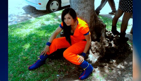 Dragon Ball Super Joven Mujer Realiza Sensual Cosplay De Gokú Y