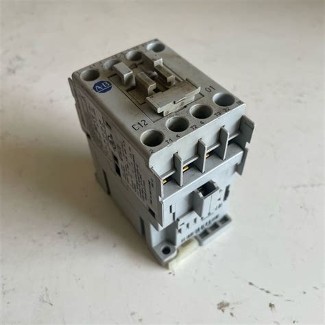 29632041 Allen Bradley 100 C12 01 Contactor