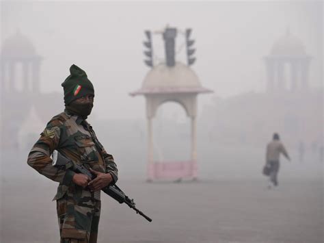 Delhi Ncr Fog Update Delay In Indigo Spicejet Flights And Irctc
