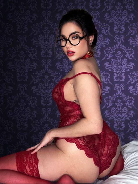 🌹𝓢𝓱𝔂𝓵𝓪 𝓙𝓮𝓷𝓷𝓲𝓷𝓰𝓼🥀 On Twitter Rt Shylajdotcom Feeling Witchy 🔮