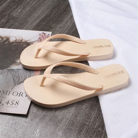 แฟชั่นรองเท้าปี2022มาแรงแบบเรียบๆ รองเท้าแตะแบบหูคีบ รองเท้าแตะผู้หญิงแบบหนีบ งานอย่างดี ใส่สบาย