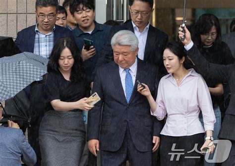 김홍일 방통위원장 차량으로
