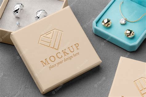 Premium Psd Beautiful Jewelry Box Mockup