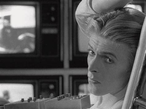 The Man Who Fell To Earth David Bowie Wallpaper 40779352 Fanpop