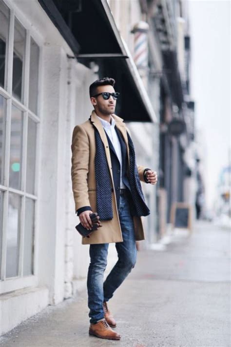 мужчина в светлых джинсах и пальто Mode Masculine Sharp Dressed Man