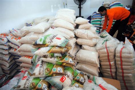Bulog Salurkan Ton Bantuan Beras PPKM Untuk Warga DIY ANTARA News Yogyakarta Berita