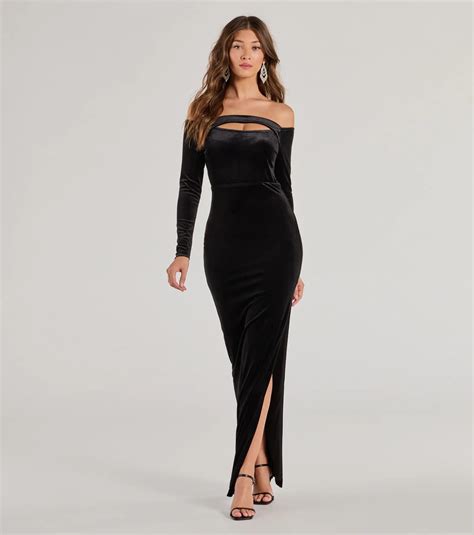 Off The Shoulder Black Dresses And Windsor