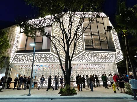 Marcel Wanders Wraps Louis Vuitton Miami Store In Diamond Facade